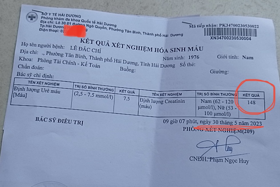 Uống nước nhiều có bị suy thận không?